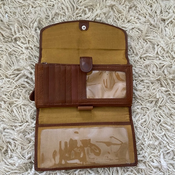 Wilsons Leather | Bags | Wilsons Leather Brown Wallet Womens | Poshmark